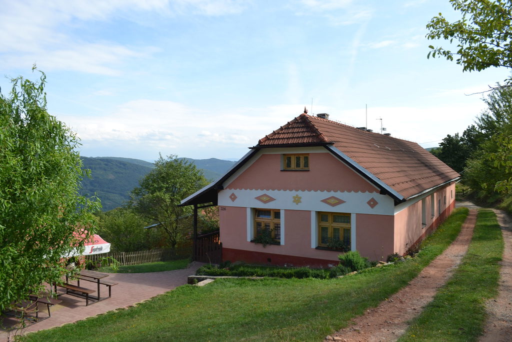 Chalupa nad údolím Vláry - Štítná nad Vláří-Popov