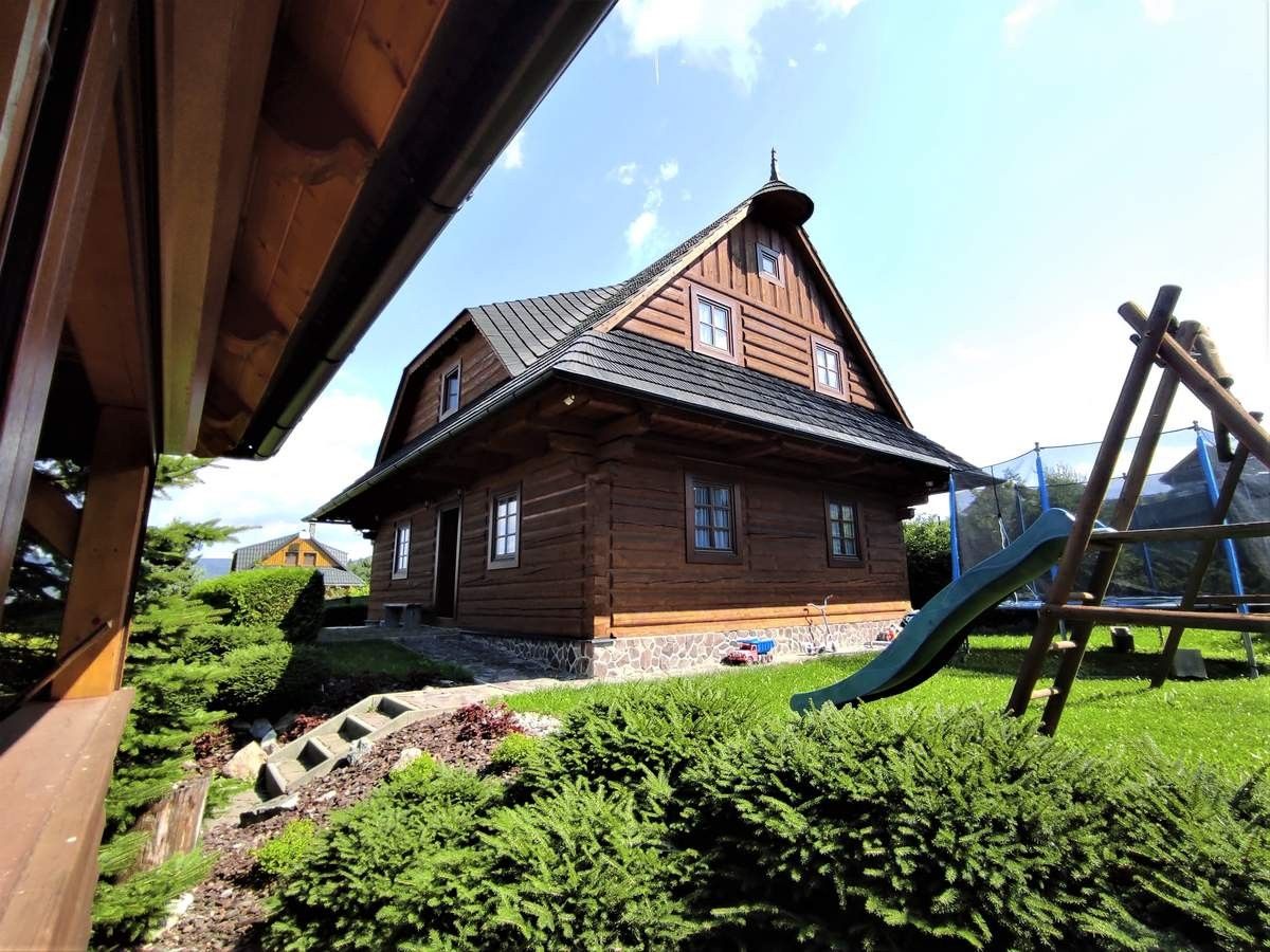 Drevenice pre turistov Varín