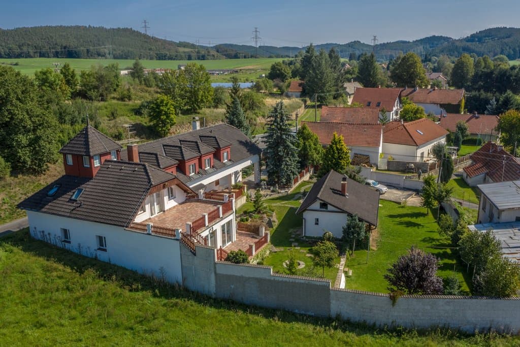 DREVNÍKY RESORT SLAPY s vyhřívaným vnitřním bazénem - Drevníky