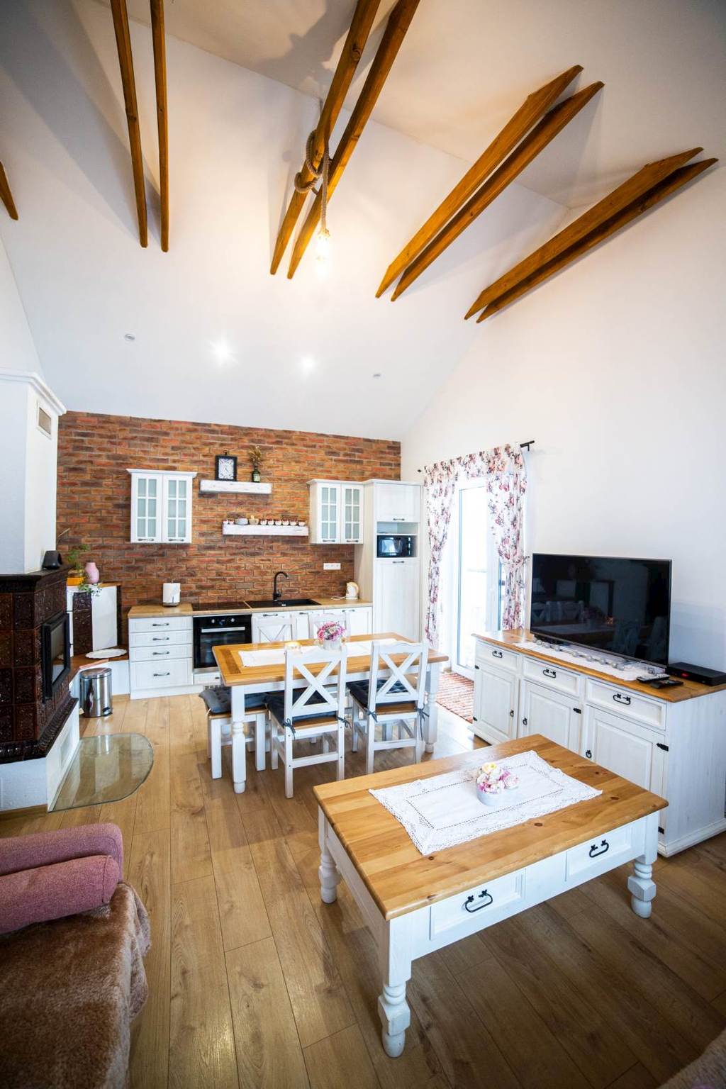 Domčeky Sabinka a Melinka - Valča