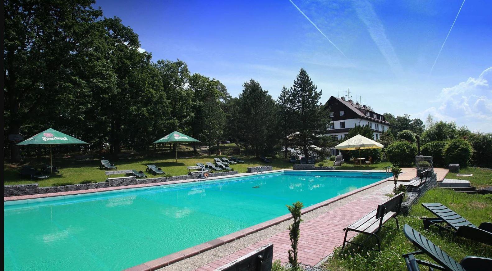 DREVNÍKY RESORT SLAPY s vyhřívaným vnitřním bazénem - Drevníky