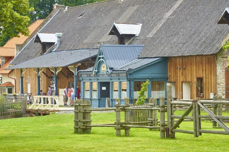 Glampingy s restaurací Střední Čechy